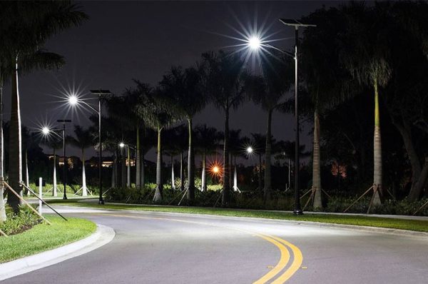 20-100W All In Two Solar Powered Street Lights for Roadways